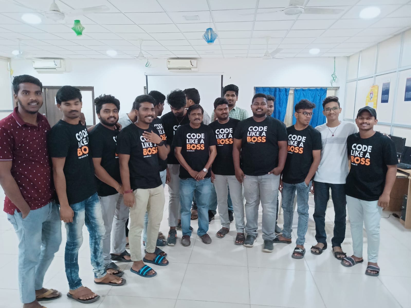 Varnan Java Full Stack Trainer Comet Softwares Chennai India